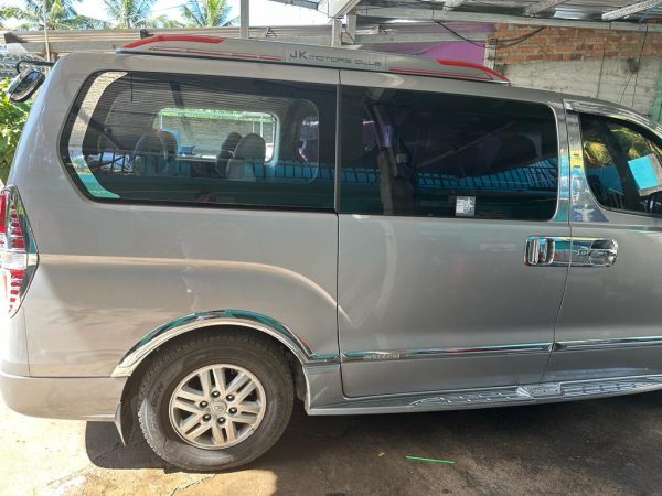 Microbús Hyundai Starex – Mario's Rent a Car