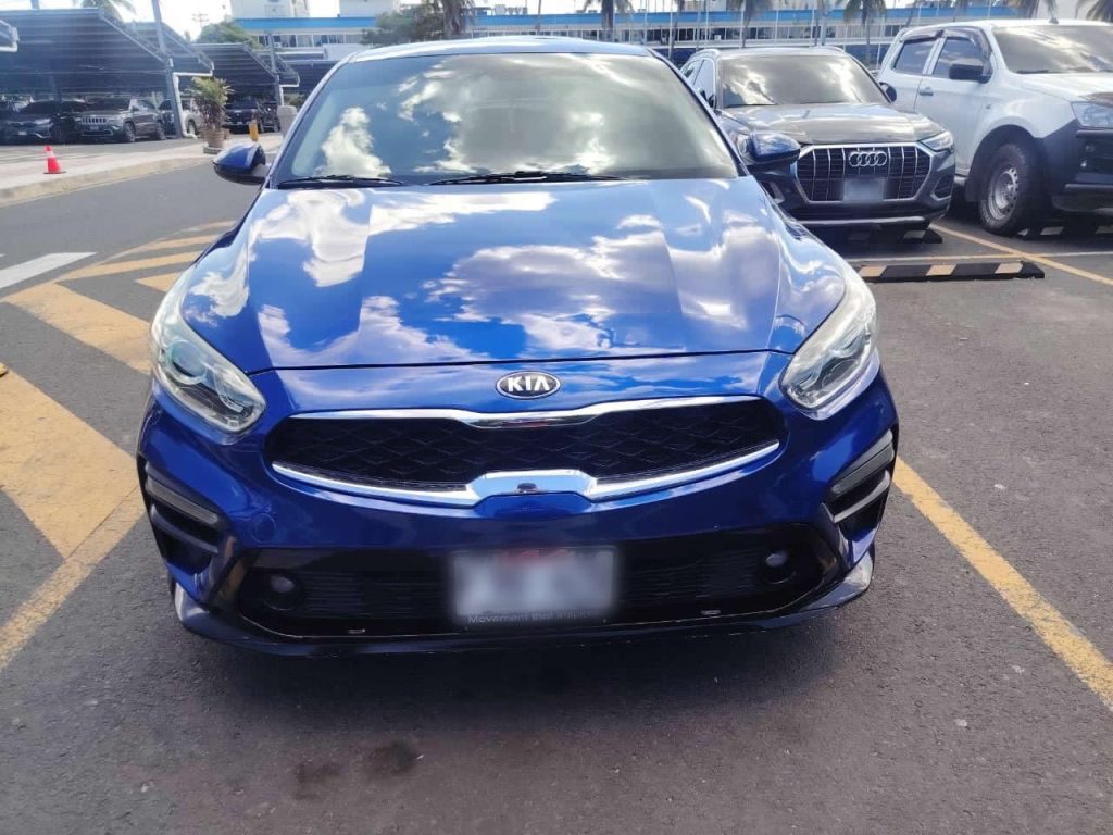 Sedan Kia Azul » Mario's Rent a Car El Salvador